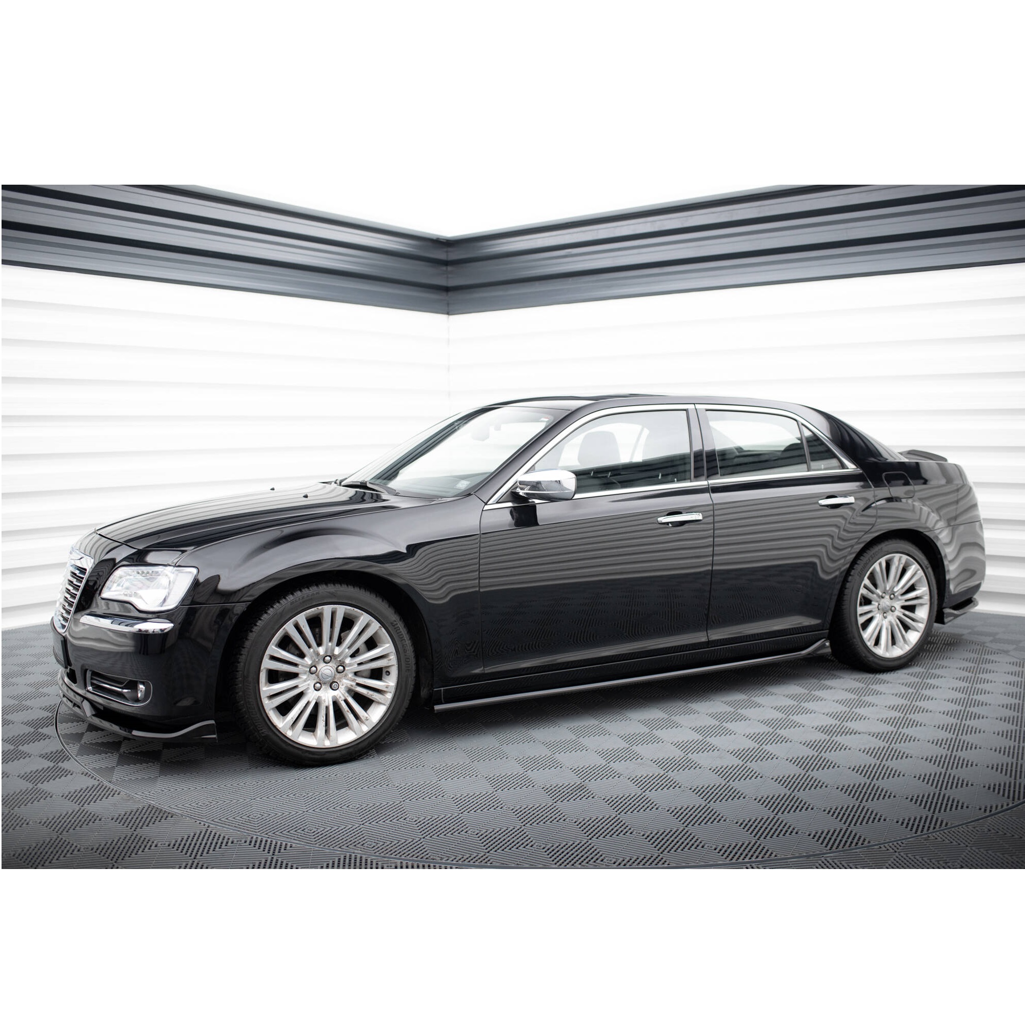 Chrysler 300C (mk2) splitterite komplekt - Maxton - STANCE.EE