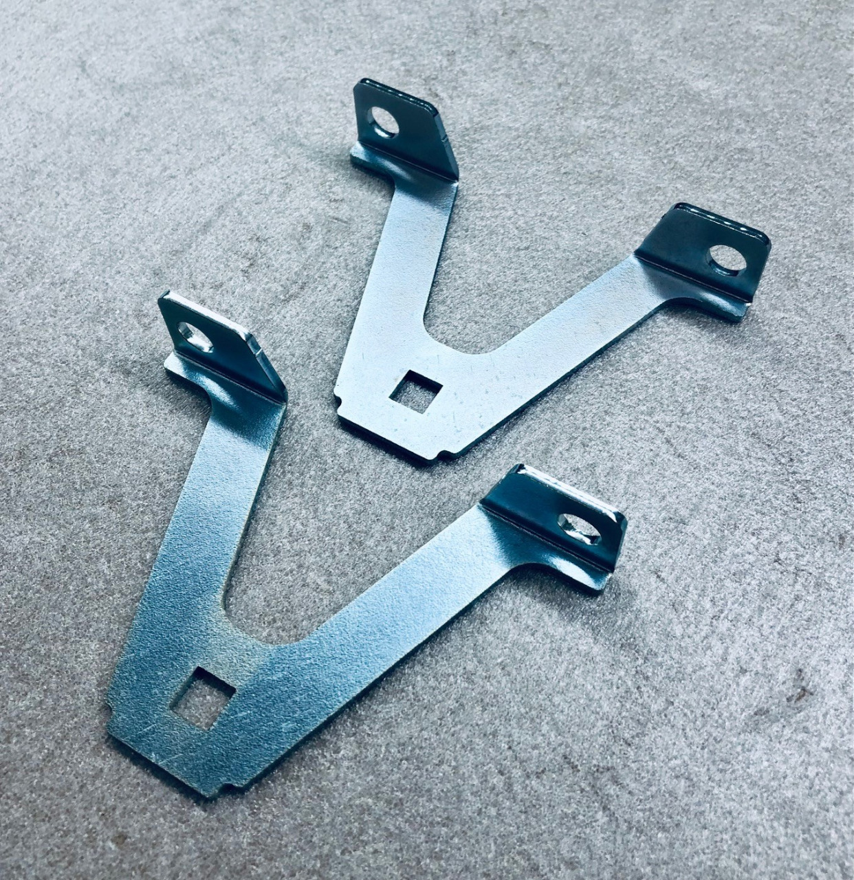 Volvo 740/940 tagumise stabilisaatorvarda kinnitus kronsteinid - STANCE.EE